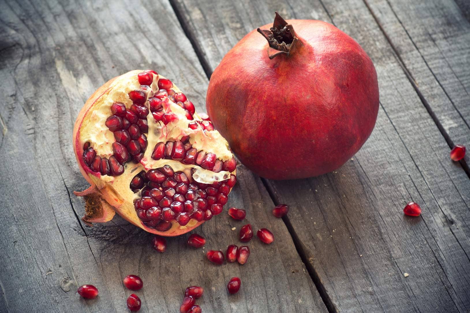 Kalo Podariko - New Year's Tradition of Smashing Pomegranates
