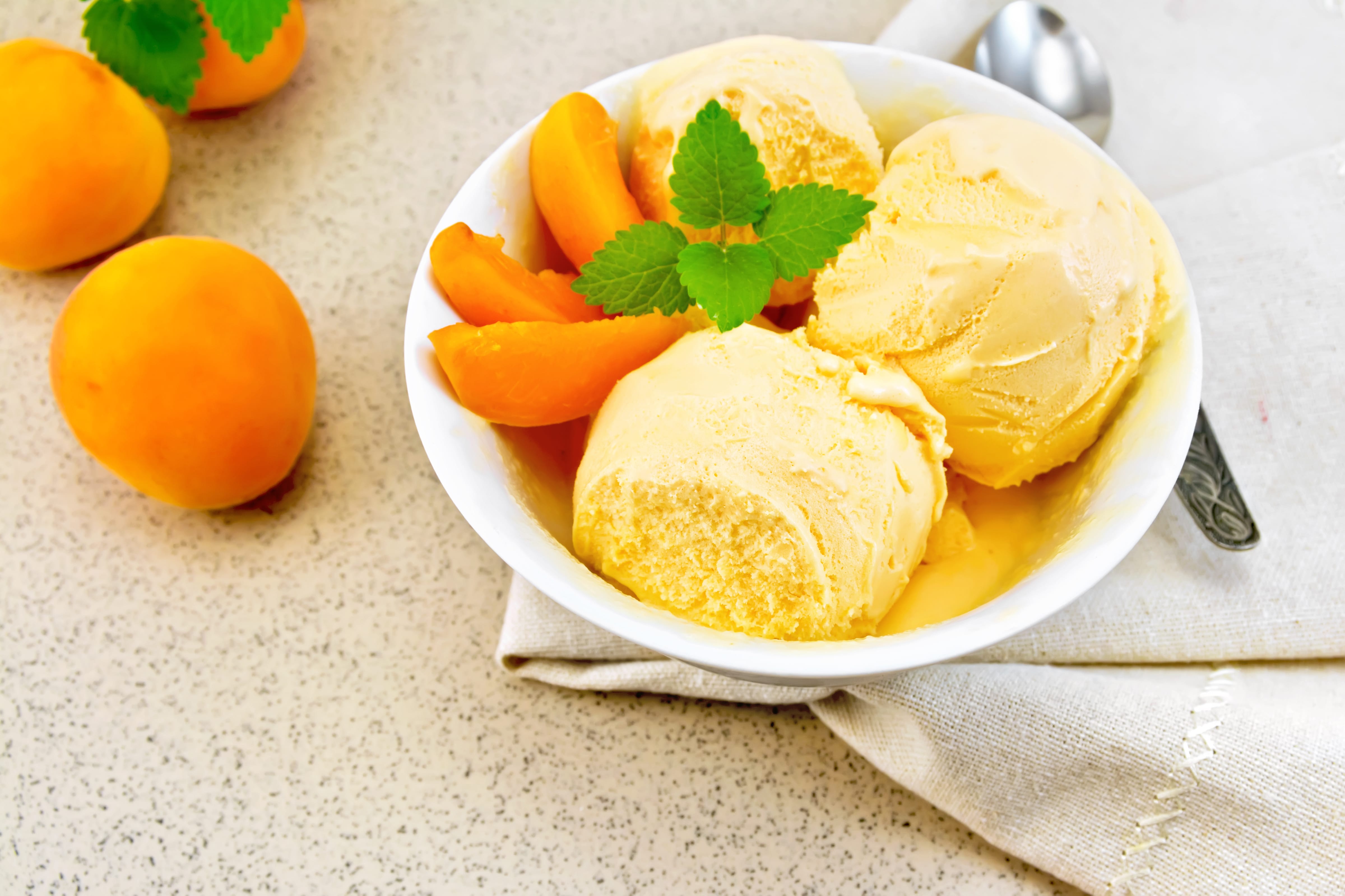 Recipe for Greek Style Apricot Ice Cream